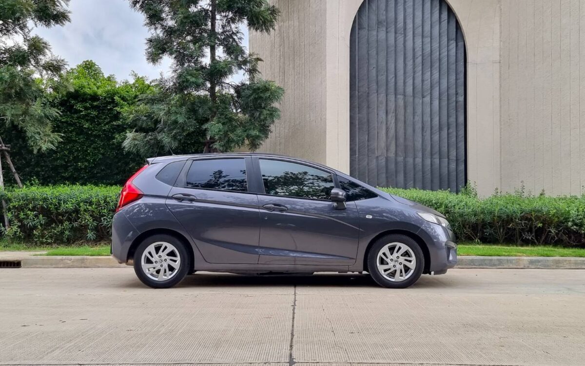 ขาย Jazz GK รับซื้อแจ๊สจีเค ให้ราคาสูง โทร 099 456 2455 id aoddet