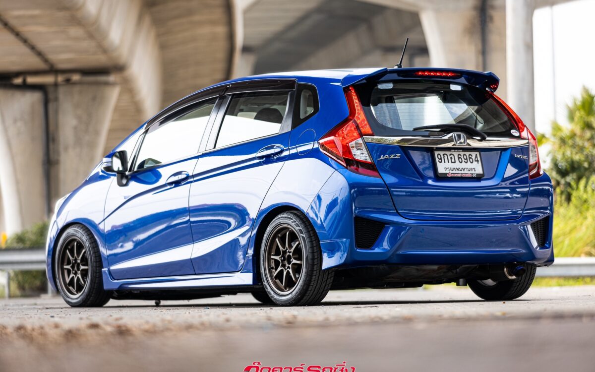 Honda Jazz GK รุ่นท๊อป ของล้น 099 456 2455 id aoddet